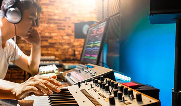 Certificate III Program in Electronic Music Production - TAFE SA