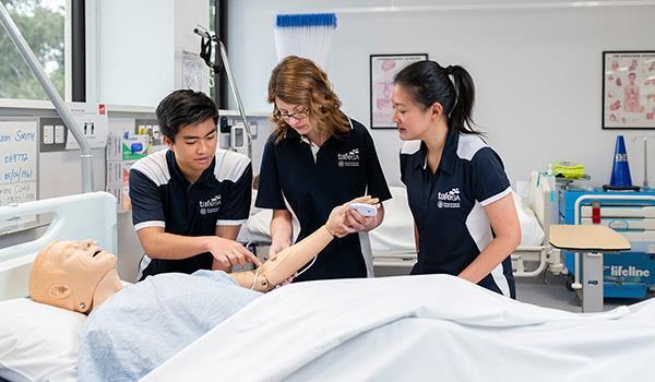 Diploma of Nursing - Nursing and Pathology - TAFE SA