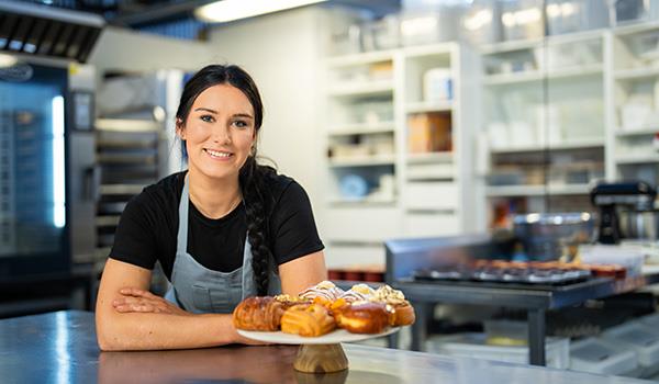 Certificate III in Cake and Pastry - Baking - TAFE SA