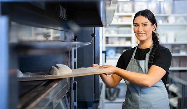 Certificate III in Bread Baking - Baking - TAFE SA