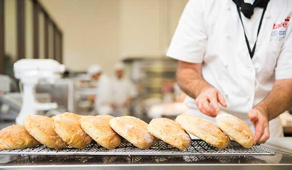 Certificate III in Baking - Baking - TAFE SA