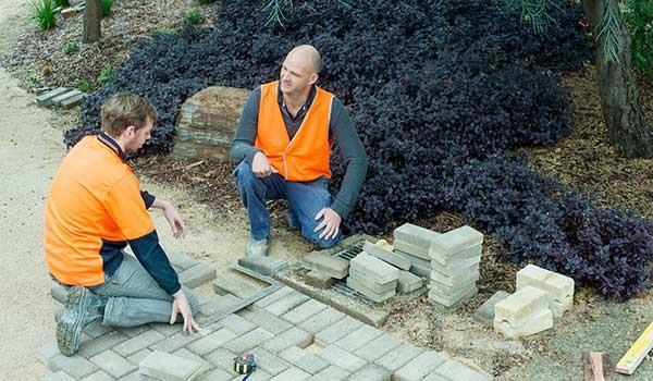 Certificate III in Landscape Construction - Horticulture - TAFE SA